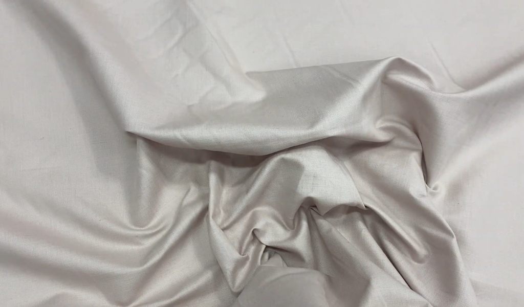 Why Linen Viscose Blend Fabric Is Perfect for Summer