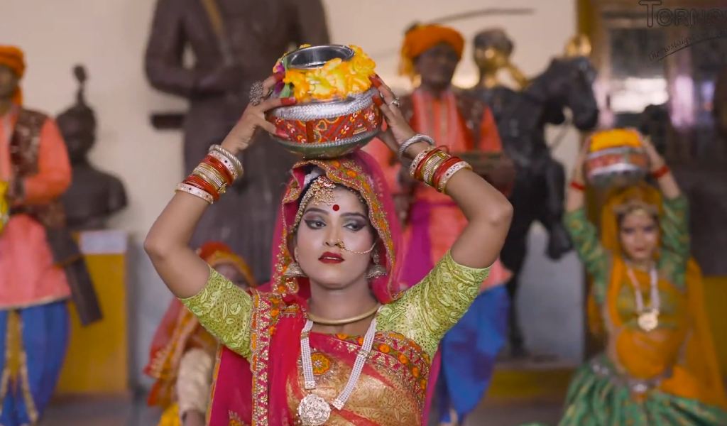 Traditional Clothing in Uttar Pradesh: From Past to Present