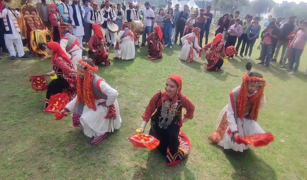 Traditional Dress of Chandigarh: Rich Heritage & Modern Appeal
